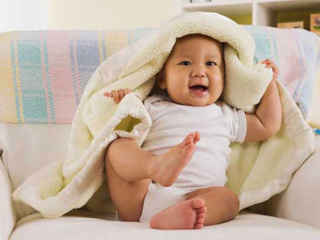 Affordable baby activities to stimulate development