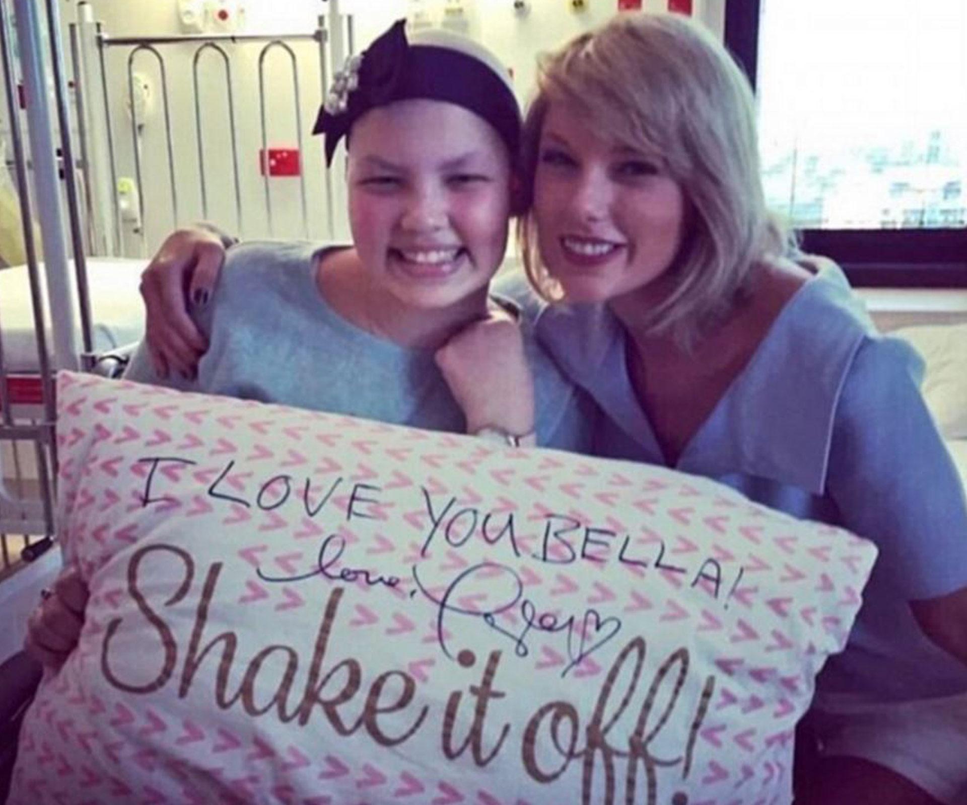 Taylor Swift visits sick kids at Australian hospital
