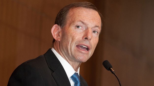 Abbott 'turns back 34 asylum seekers' | Now To Love