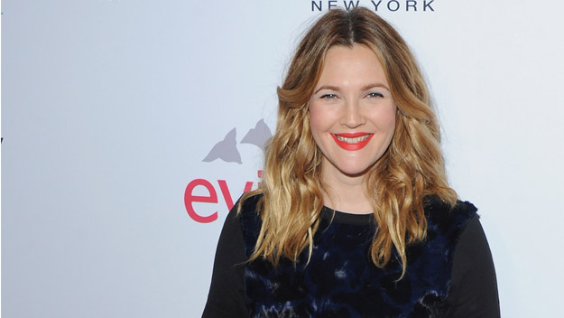 Drew Barrymore to write a book about her life