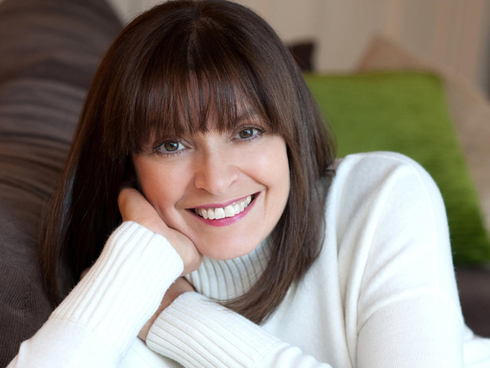 A review of Fiona McIntosh's new book The Chocolate Tin