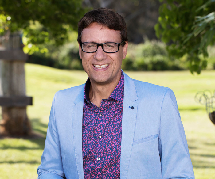 Gold Logie Nominee Andrew Winter suffers Bell's Palsy episode