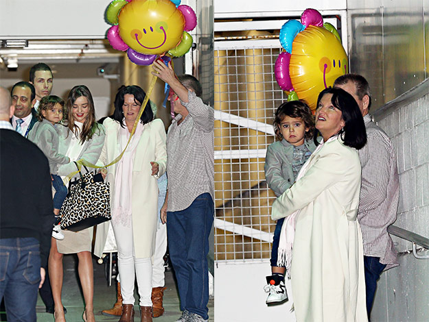 Miranda Kerr reunites with family for Mother's Day | Now To Love