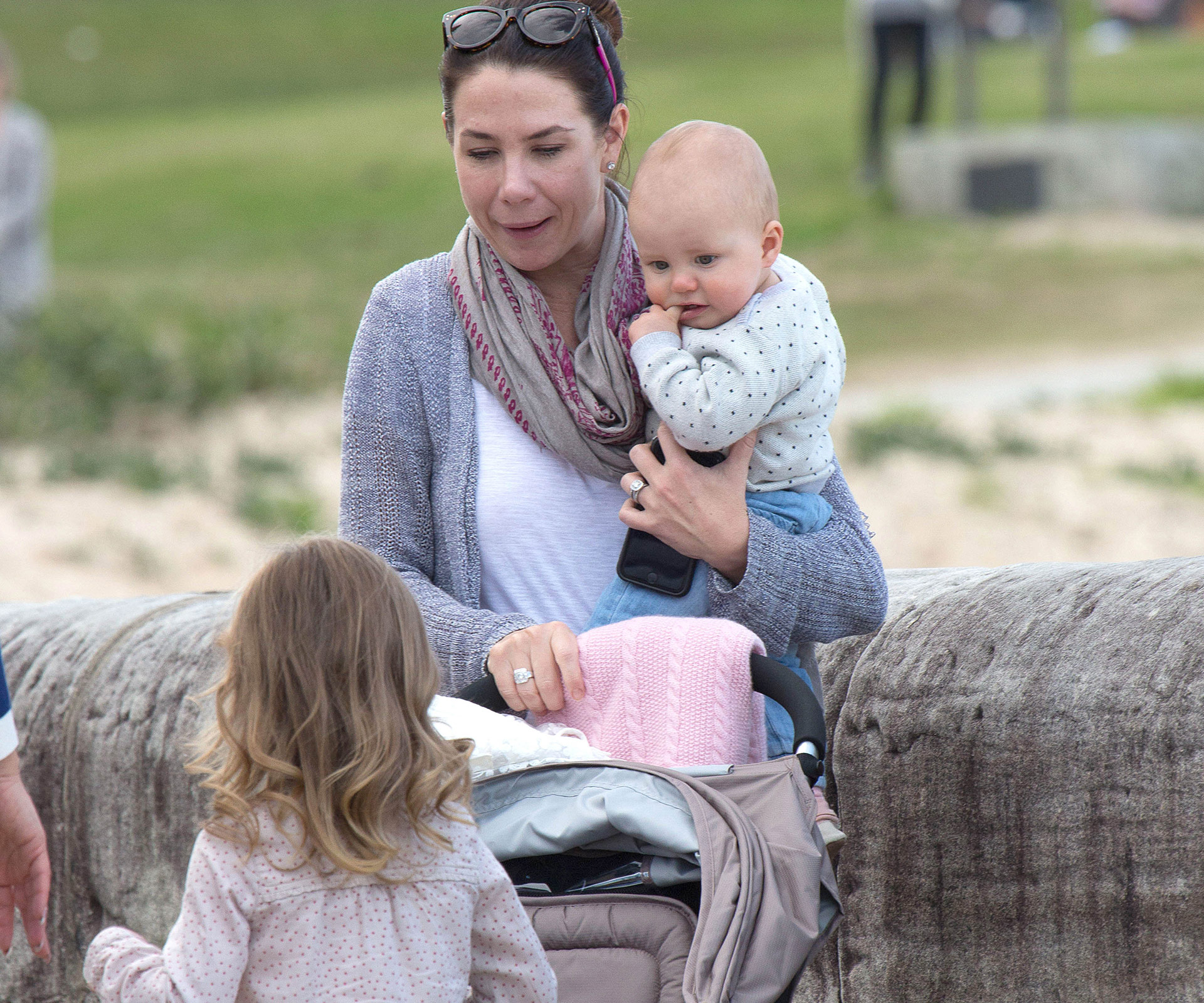 Kate Ritchie goes to the beach with daughter Mae
