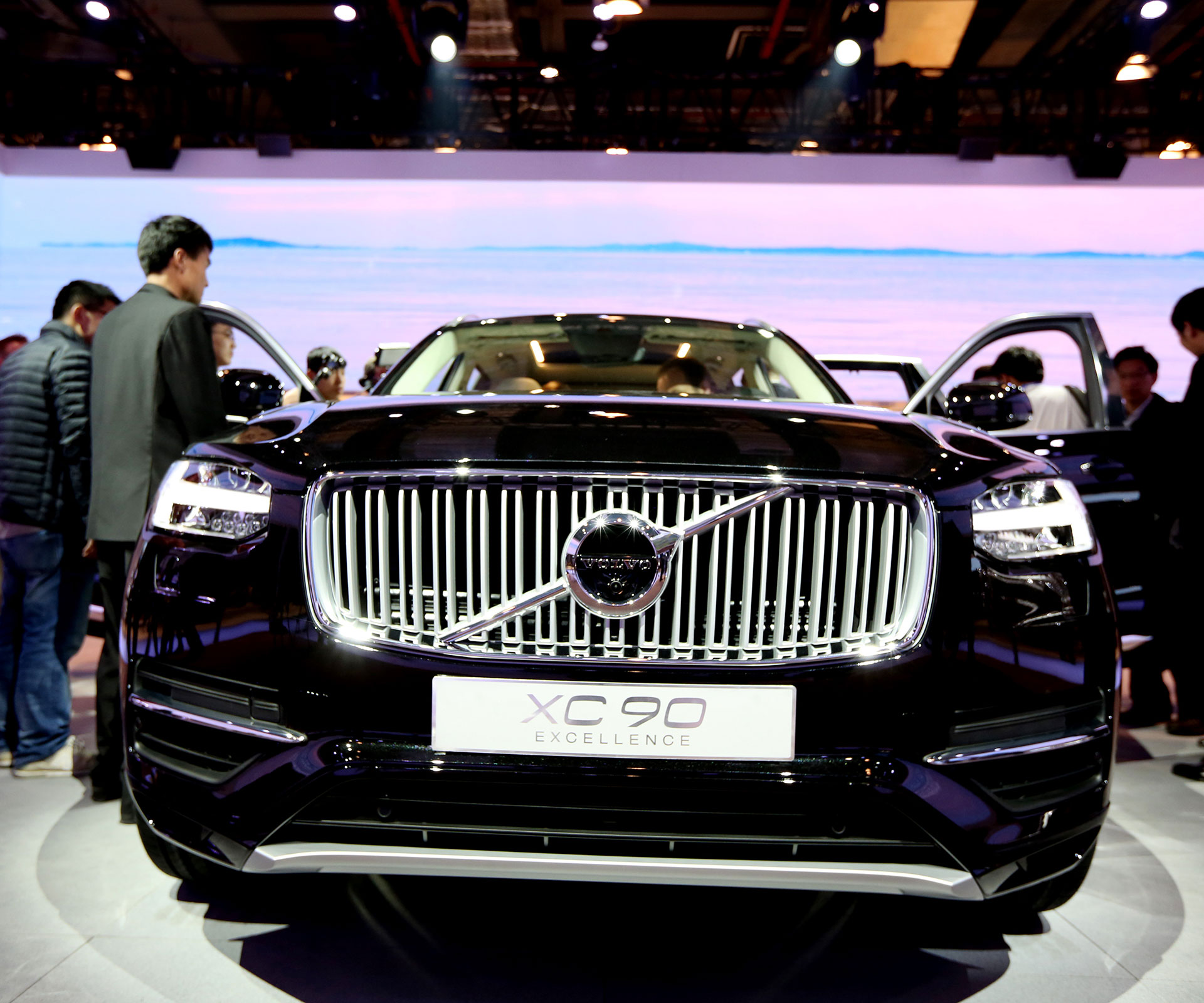 Volvo lets your baby ride in front seat