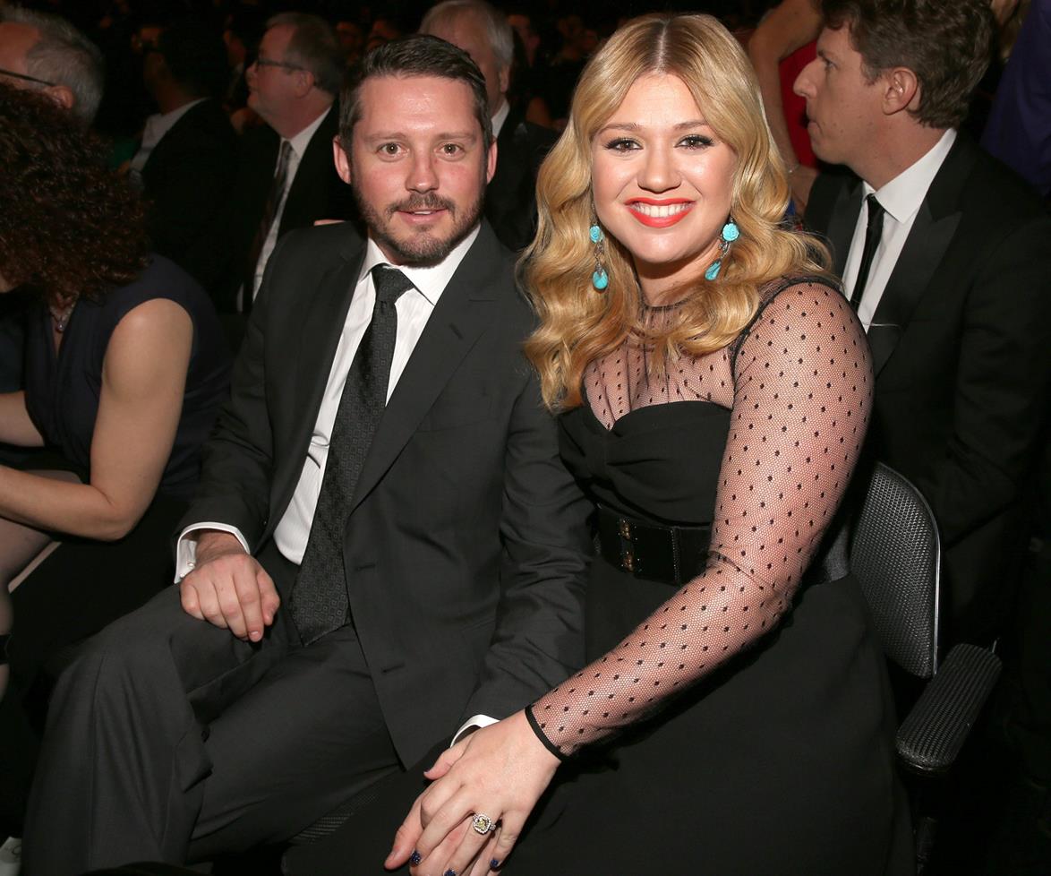 Kelly Clarkson shares first photos of son Remy