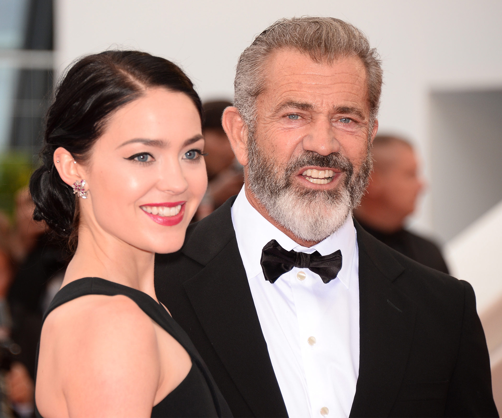 Mel Gibson and Rosalind Ross welcome a son