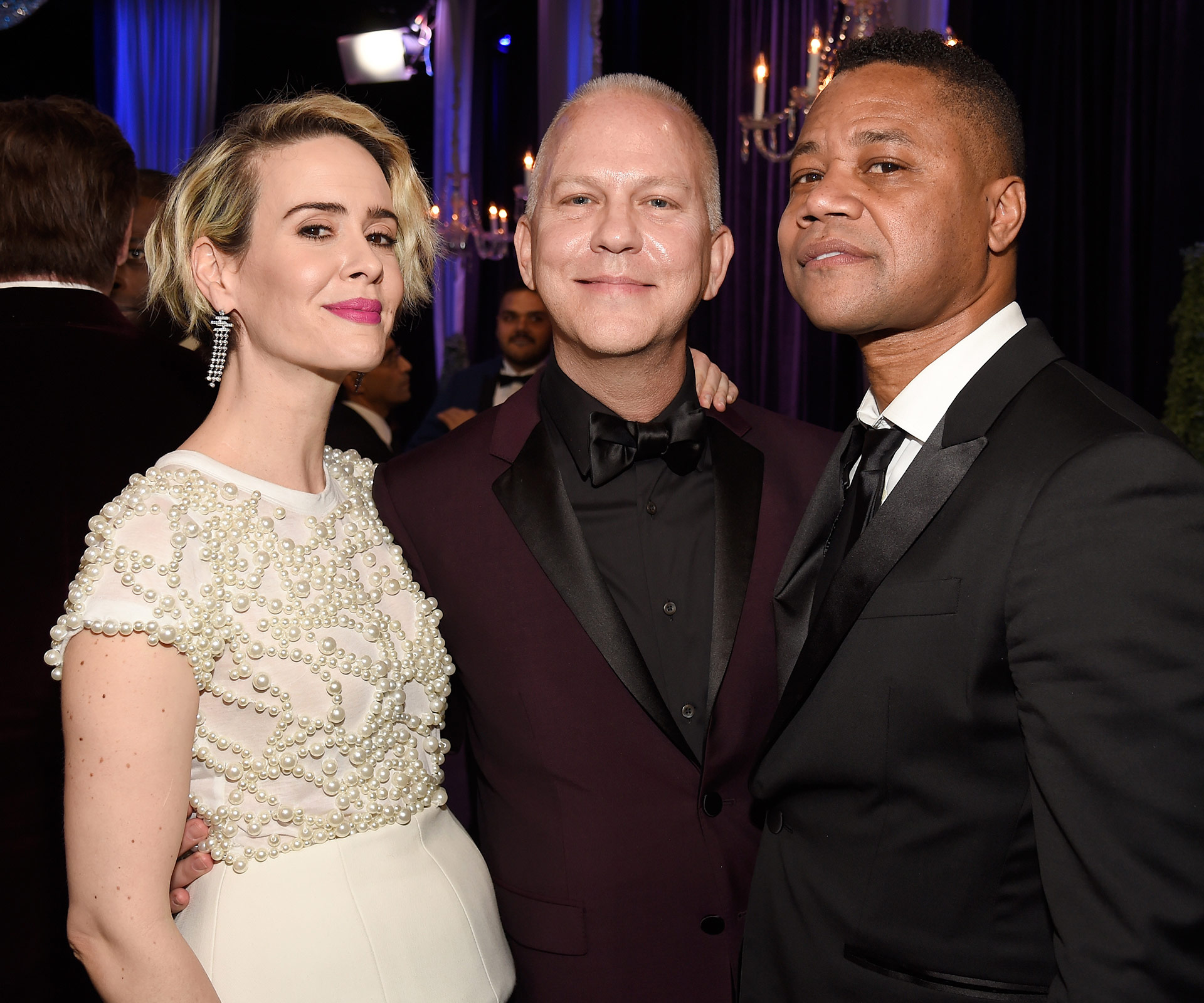 Cuba Gooding Jr lifts Sarah Paulson’s dress