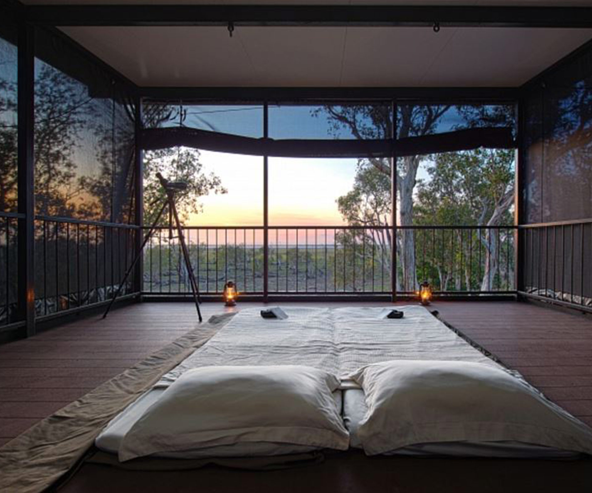 Pippa Middleton and James Matthews travel to Perth