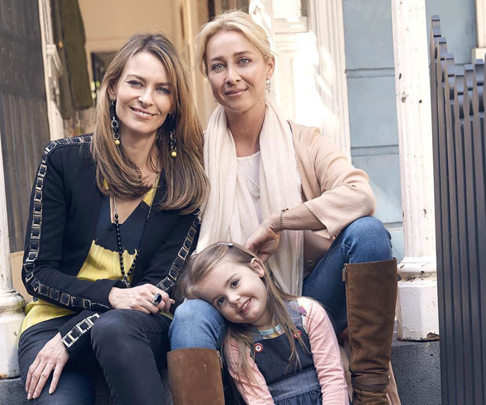 Head behind the scenes with the cast of Offspring